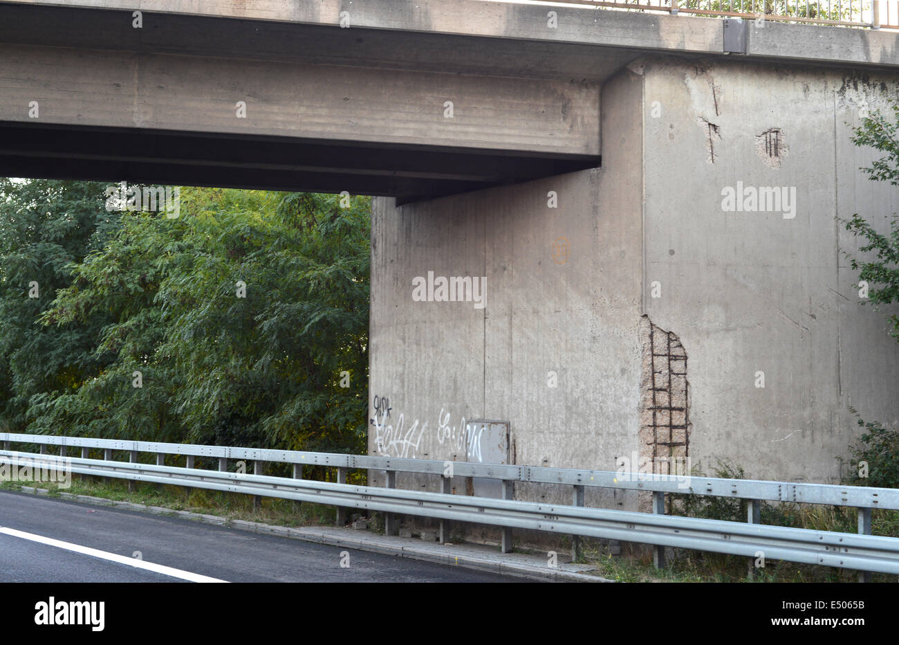 Damaged bridges hi-res stock photography and images - Alamy