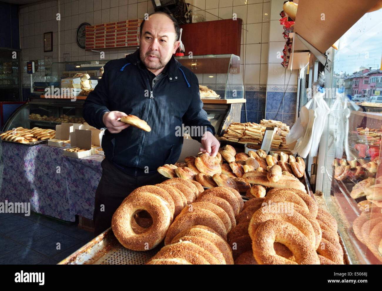 Turkish baker hi-res stock photography and images - Alamy