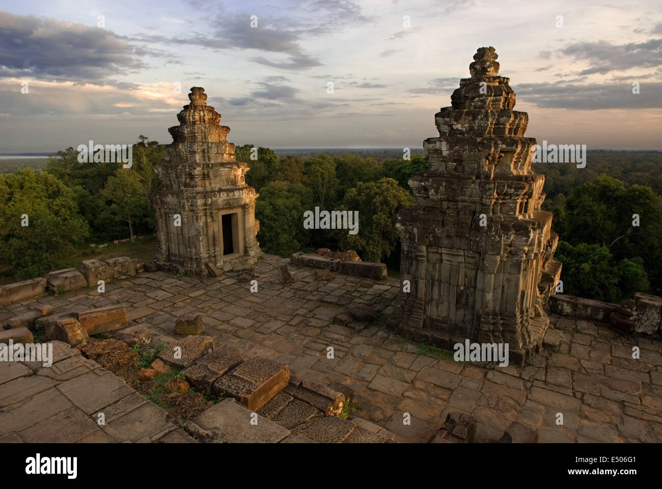 Phnom bakheng temple sunrise phnom bakheng is located 1 hi-res stock ...