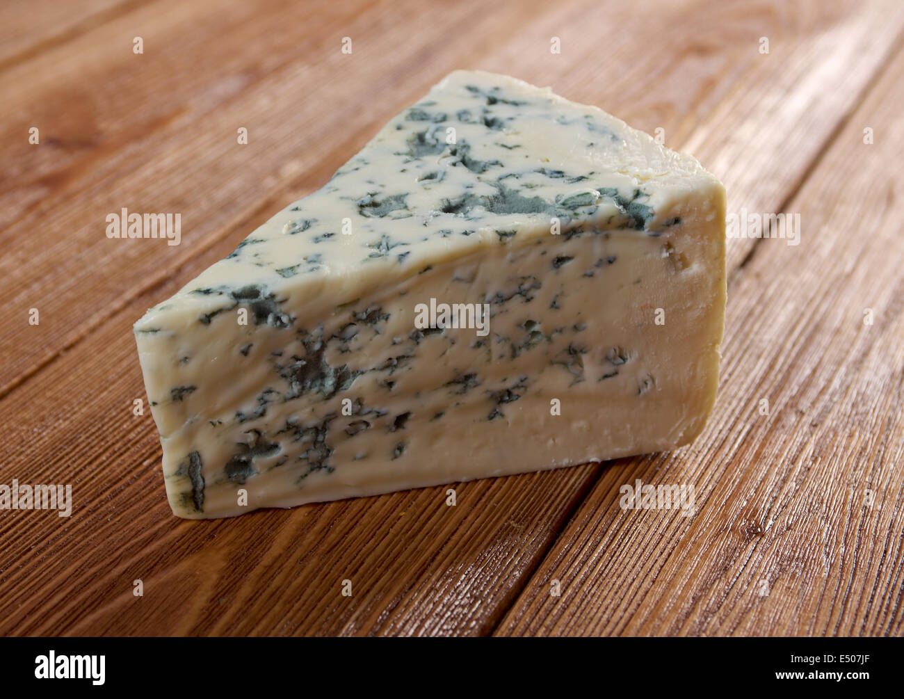 Farmhouse blue cheese hi-res stock photography and images - Alamy