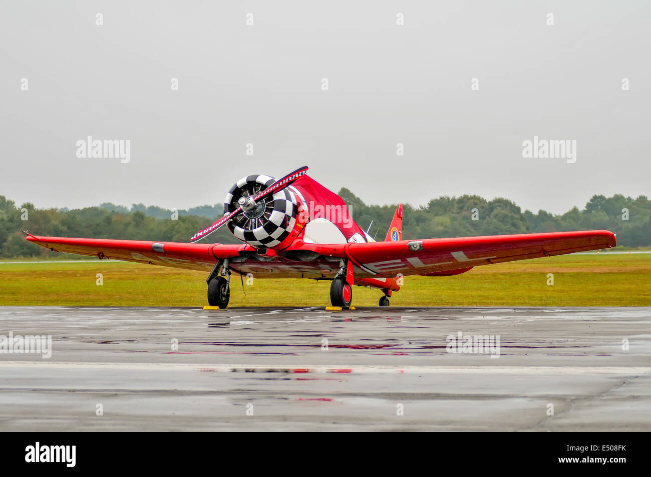 Red and silver plane hi-res stock photography and images - Alamy