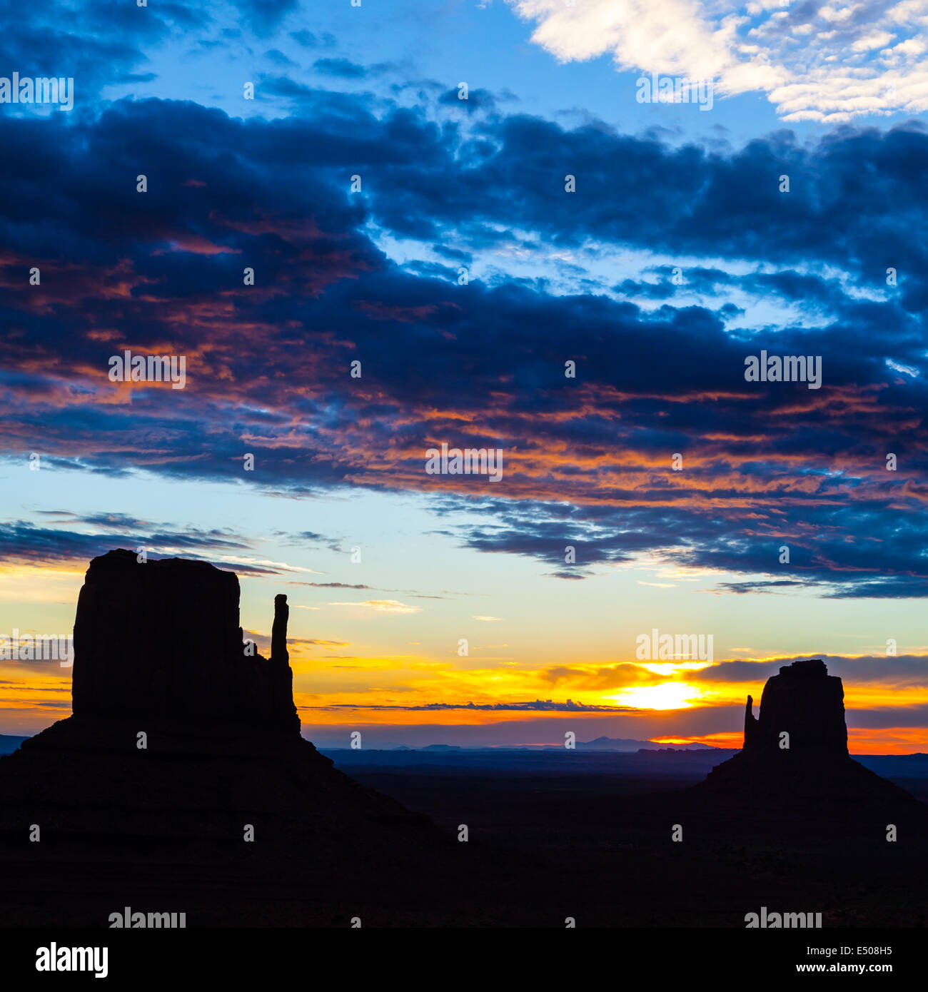 Monument Valley Sunrise Stock Photo - Alamy