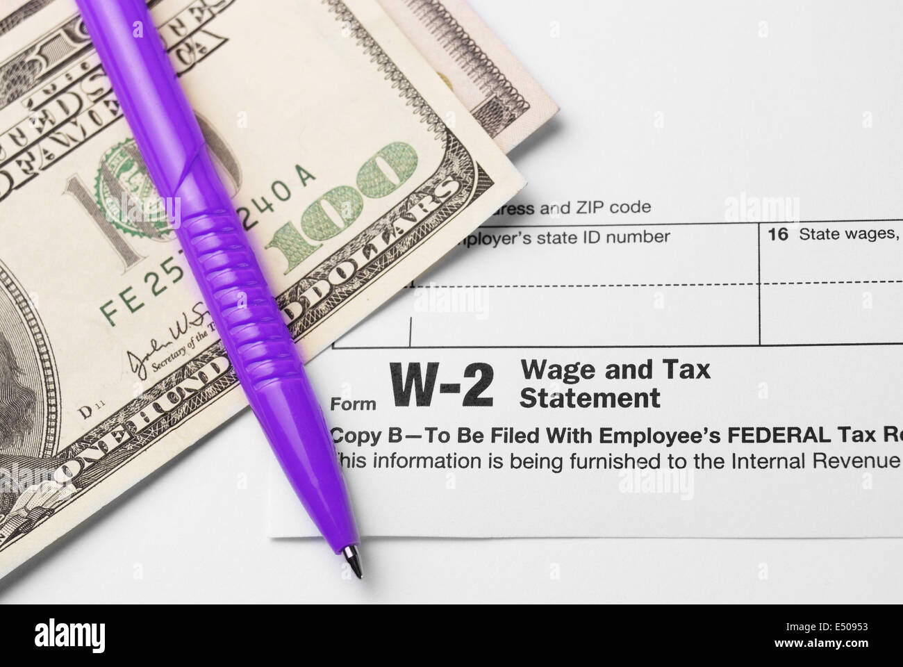 Form W-2 Wage and Tax Statement Stock Photo - Alamy