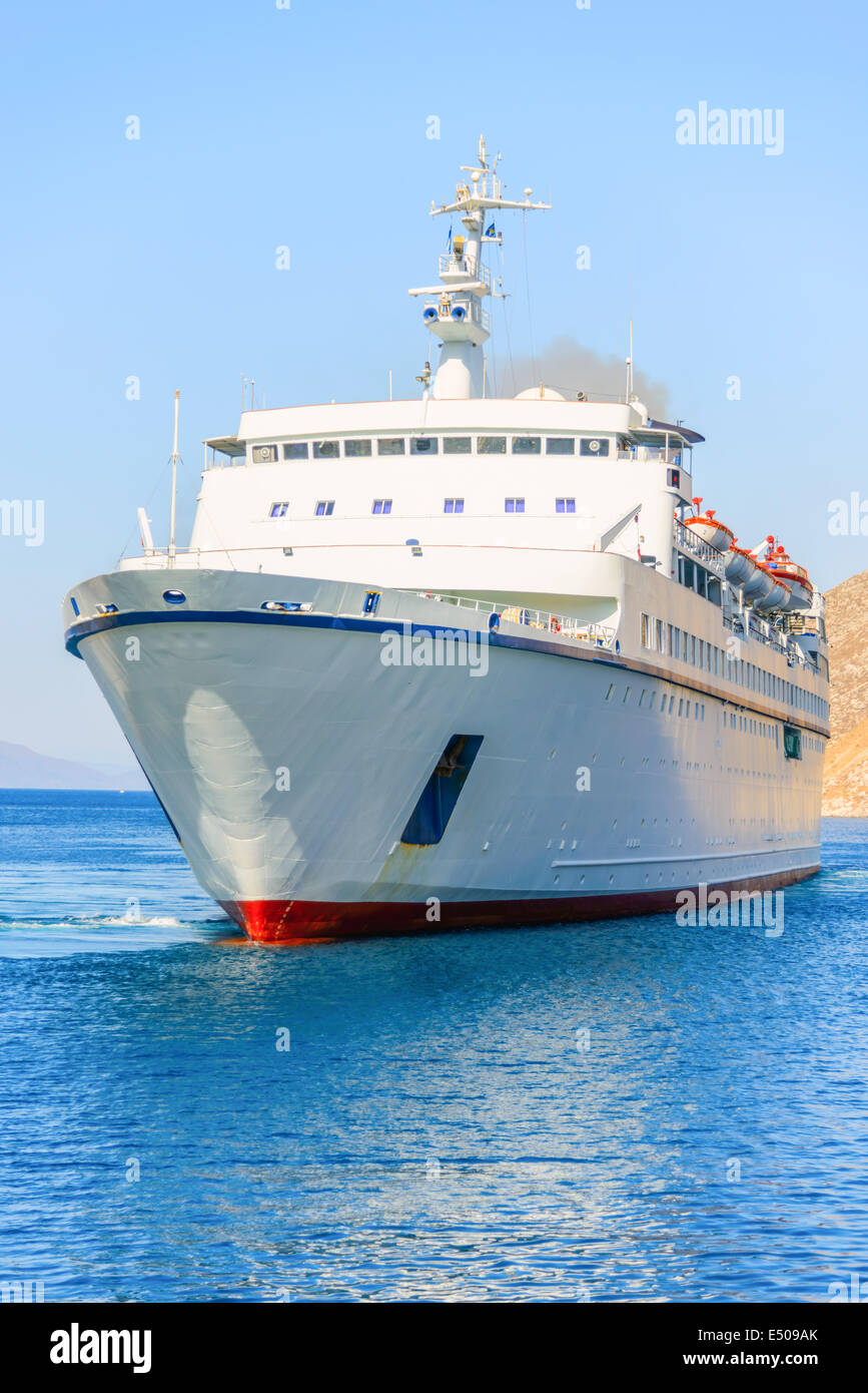 Aerial view side view luxury ship at sea hi-res stock photography and ...
