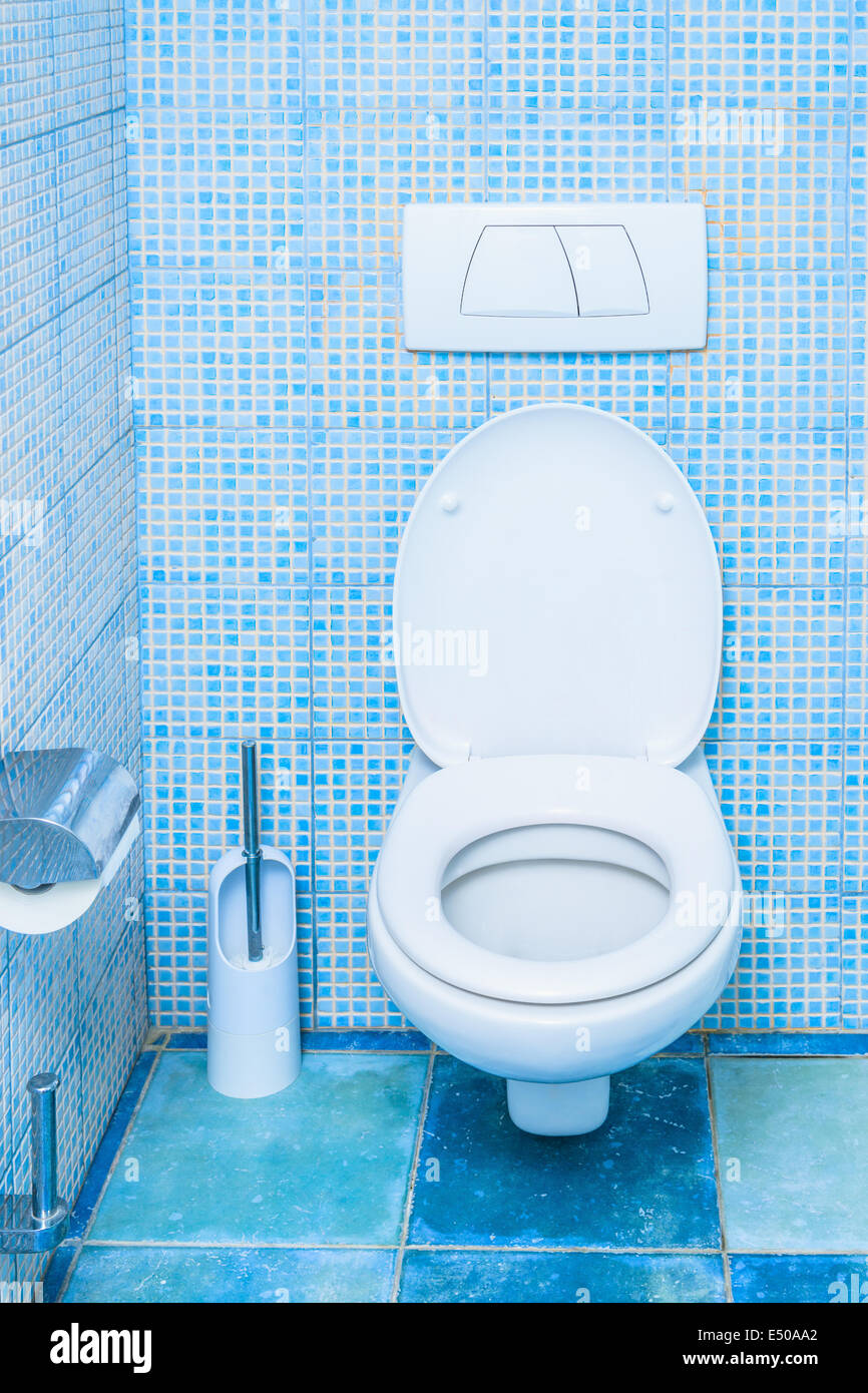 Inside toilet tank hi-res stock photography and images - Alamy