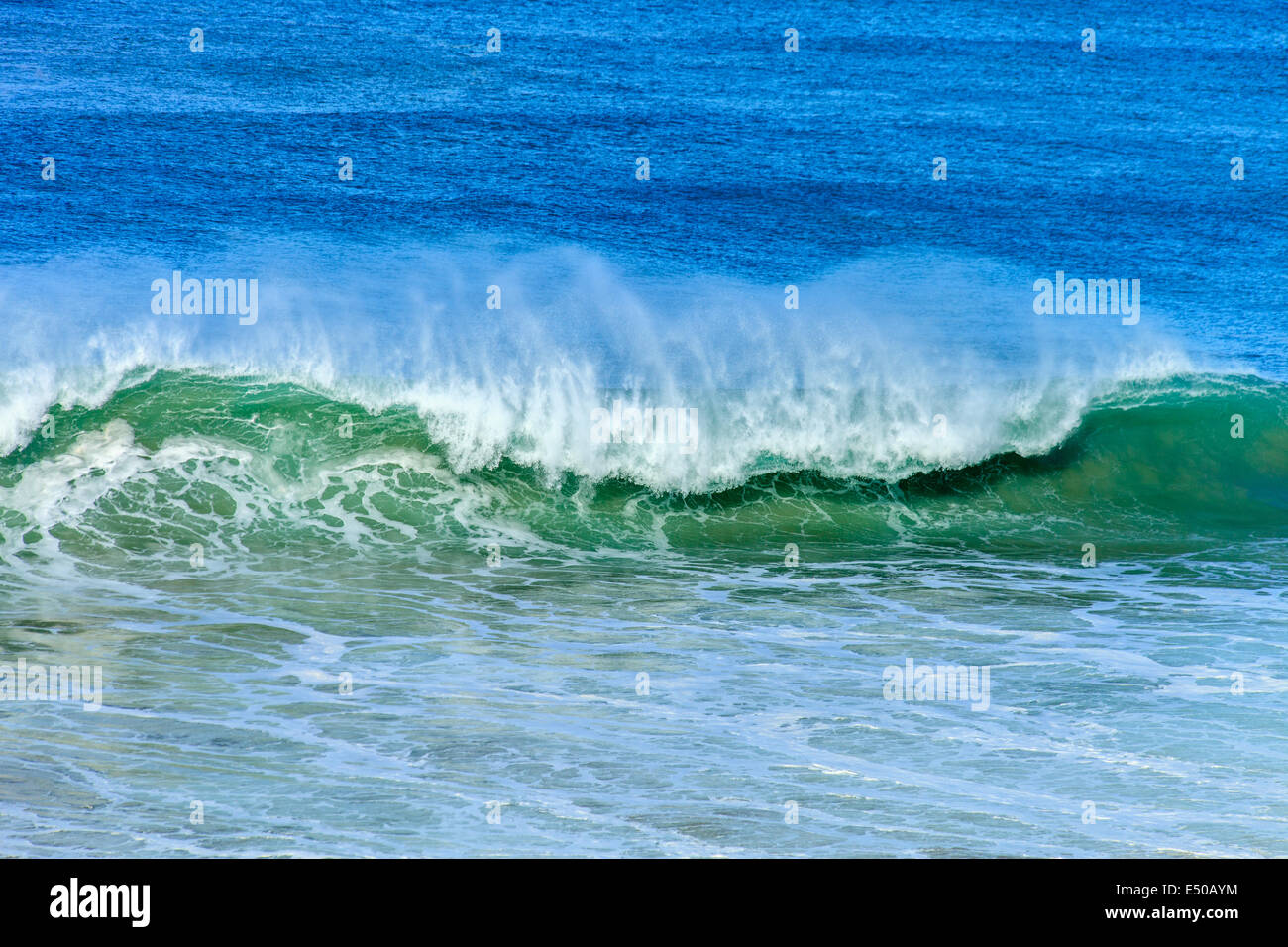 Powerful ocean waves hi-res stock photography and images - Alamy