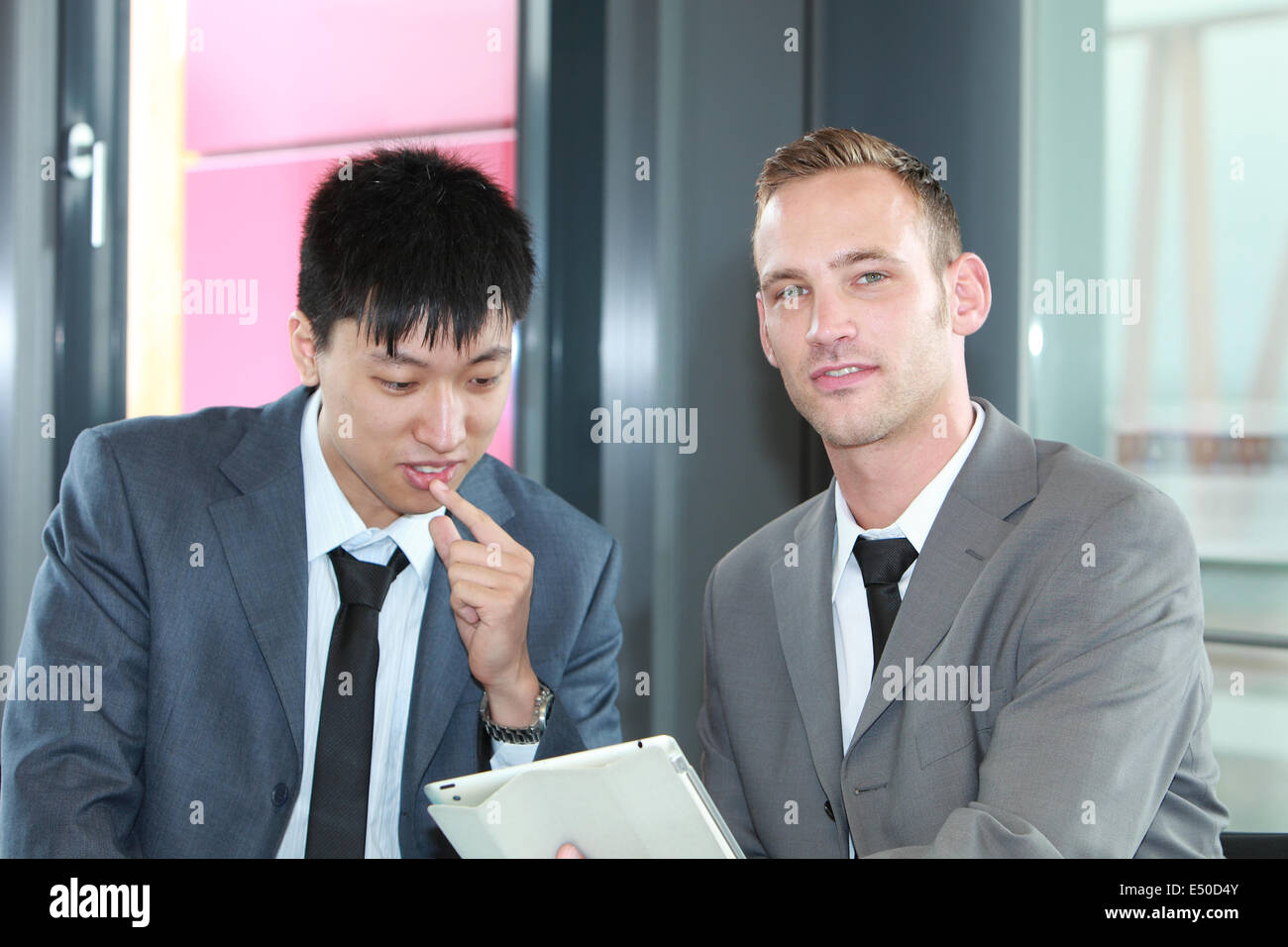 Two people talking serious hi-res stock photography and images - Alamy