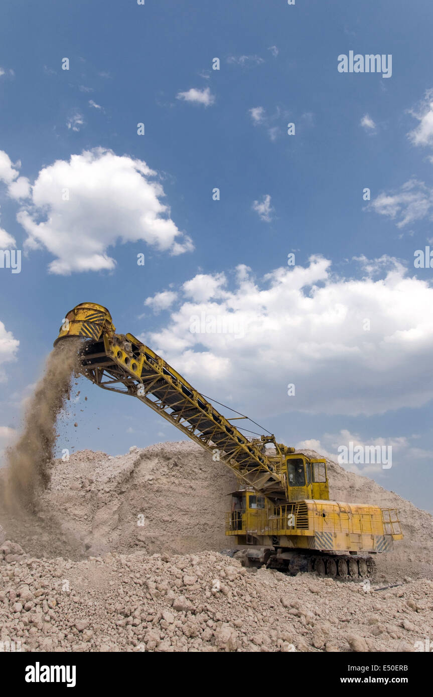 machine produces clay Stock Photo - Alamy