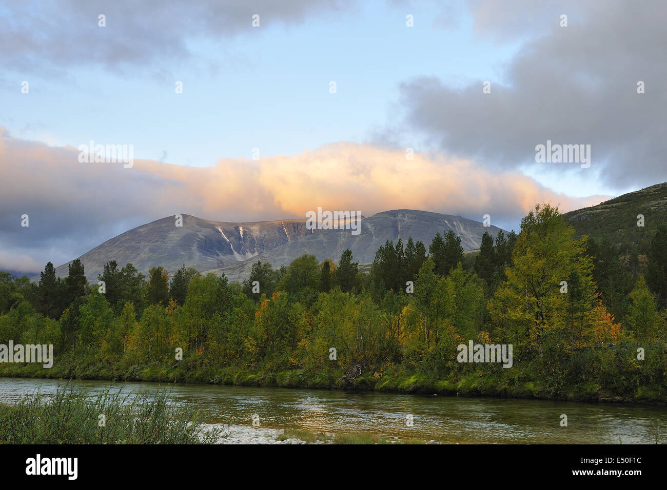 Atna river hi-res stock photography and images - Alamy