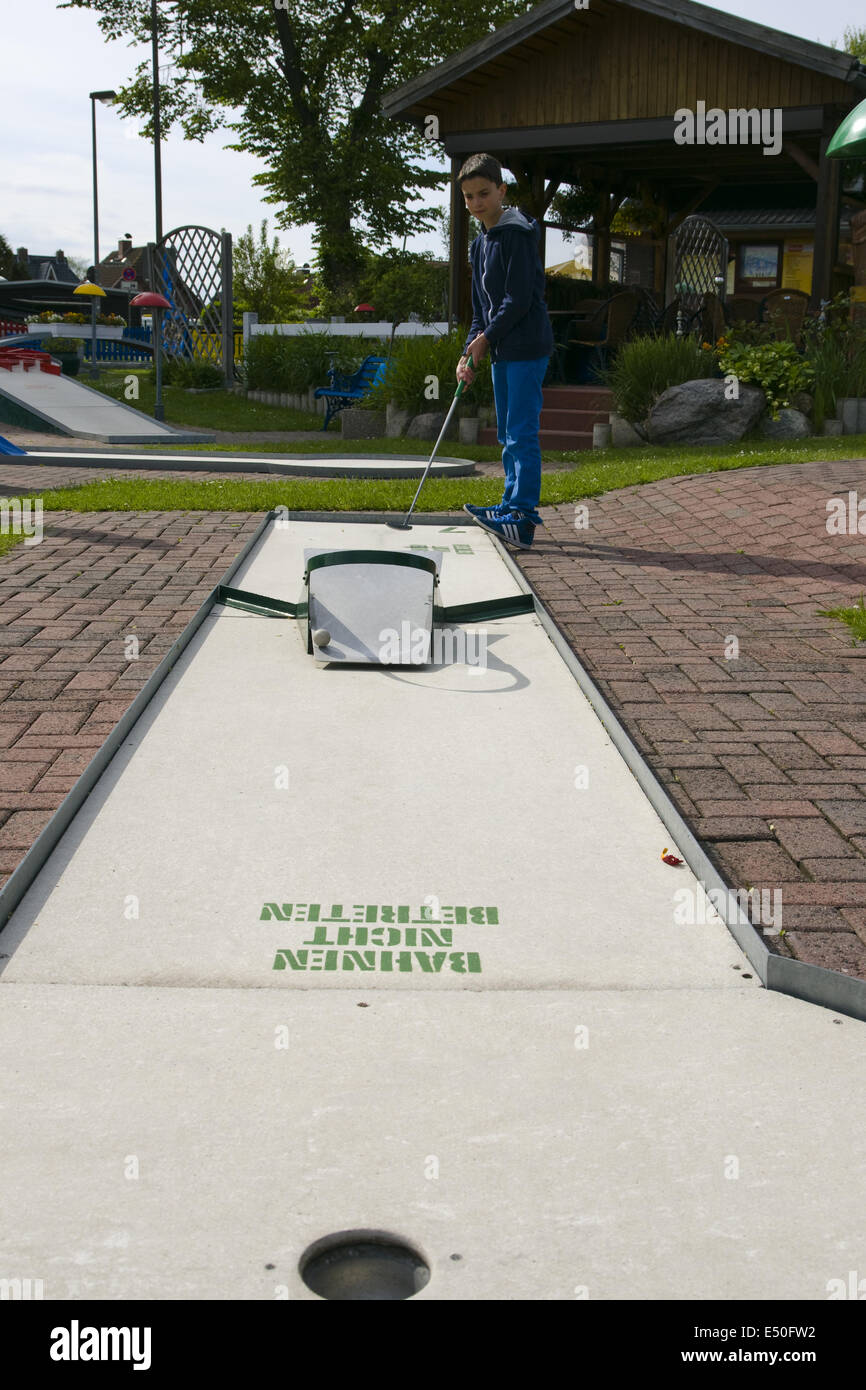 Mini golf father hi-res stock photography and images - Alamy