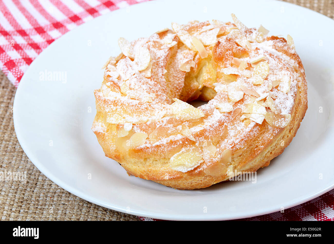 Eclair ring hi-res stock photography and images - Alamy