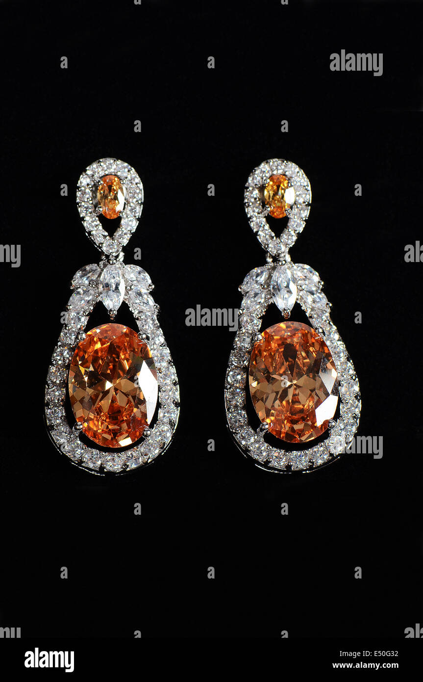 Silver jewels hi-res stock photography and images - Alamy