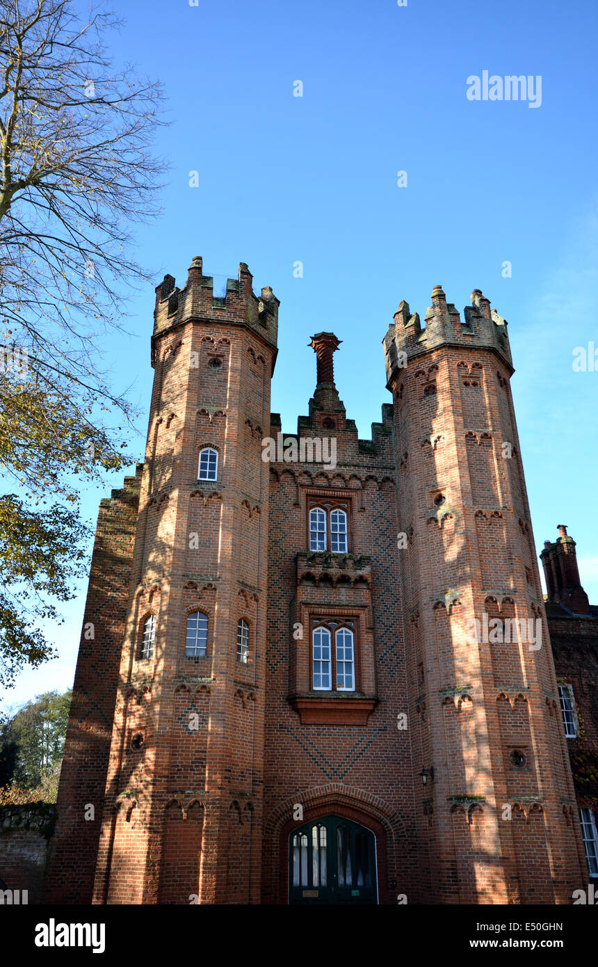 Old deanery house hi-res stock photography and images - Alamy