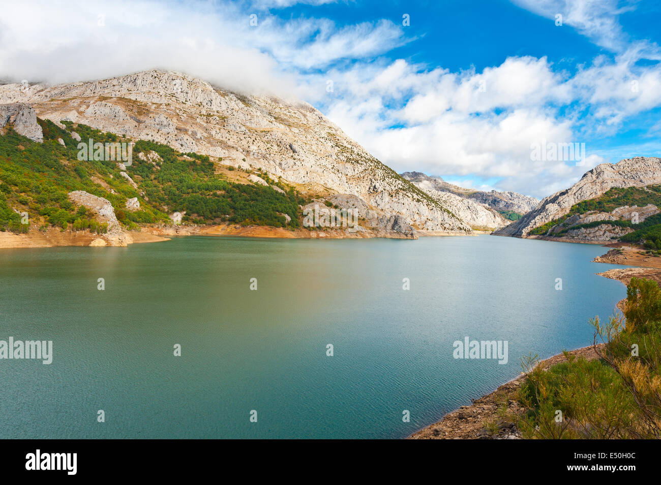 Empty valley reservoir hi-res stock photography and images - Alamy