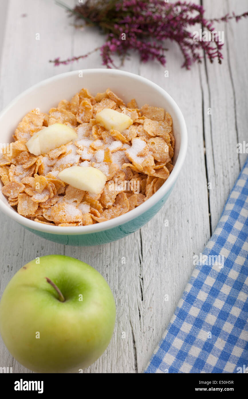 Bowl of commercial breakfast cereal Stock Photo - Alamy