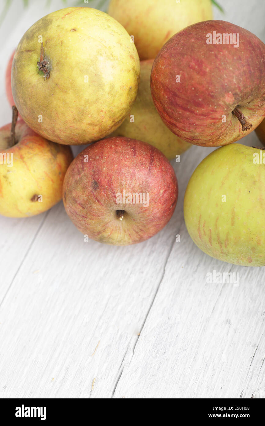 Stack of fresh apples Stock Photo - Alamy