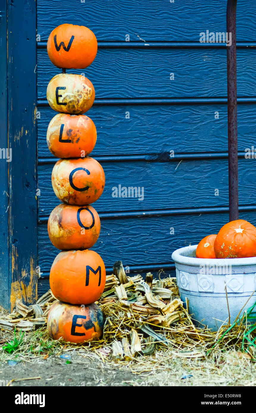 pumpkins welcome sign decorations Stock Photo - Alamy