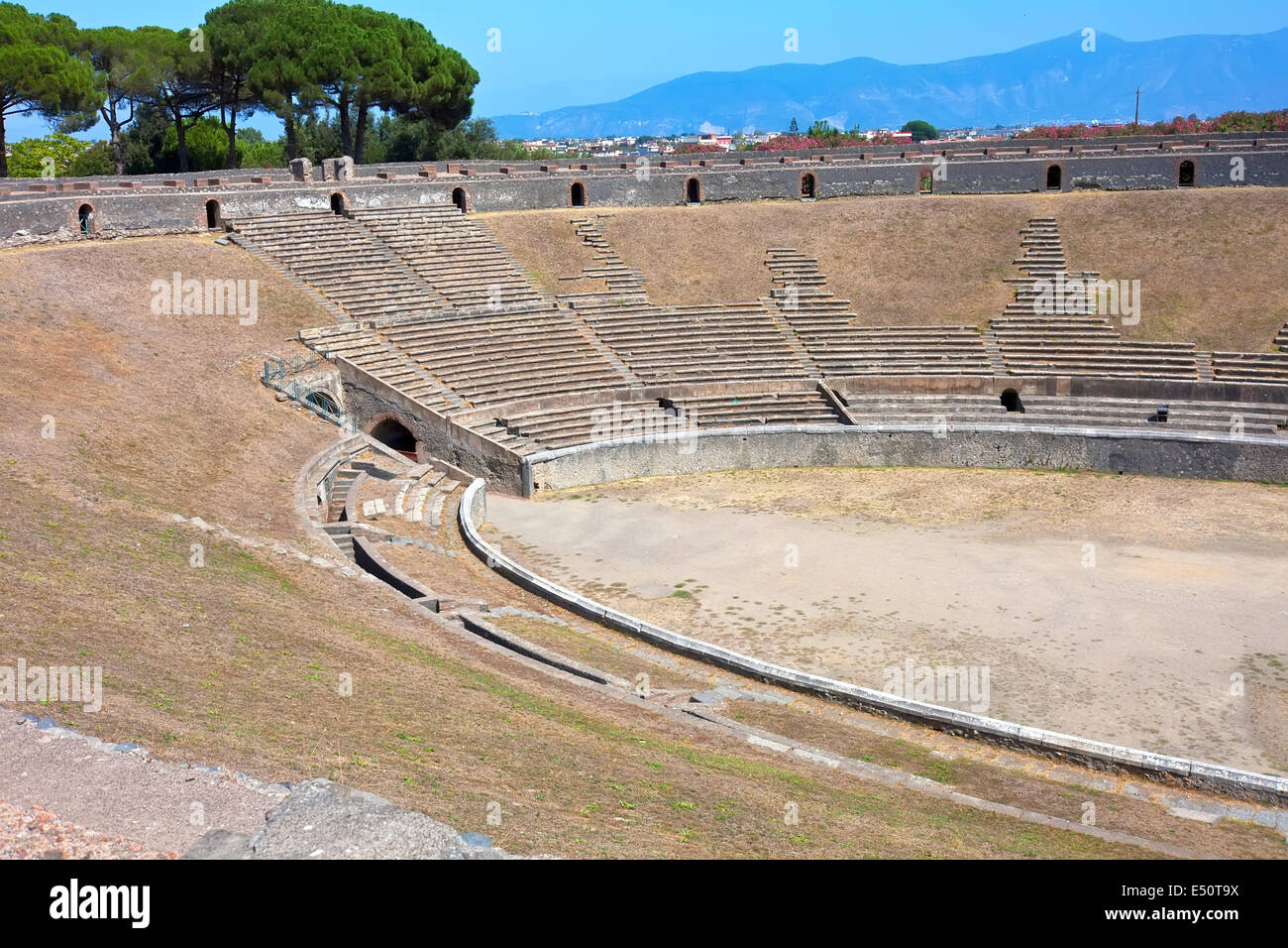 Colosseum pompeii hi-res stock photography and images - Alamy