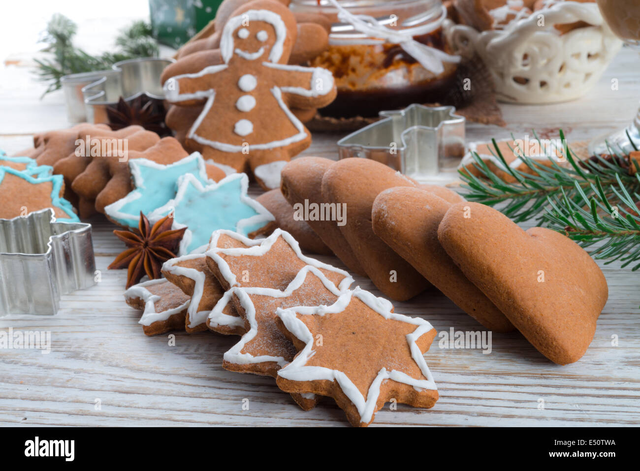 Classic gingerbread cake hi-res stock photography and images - Alamy