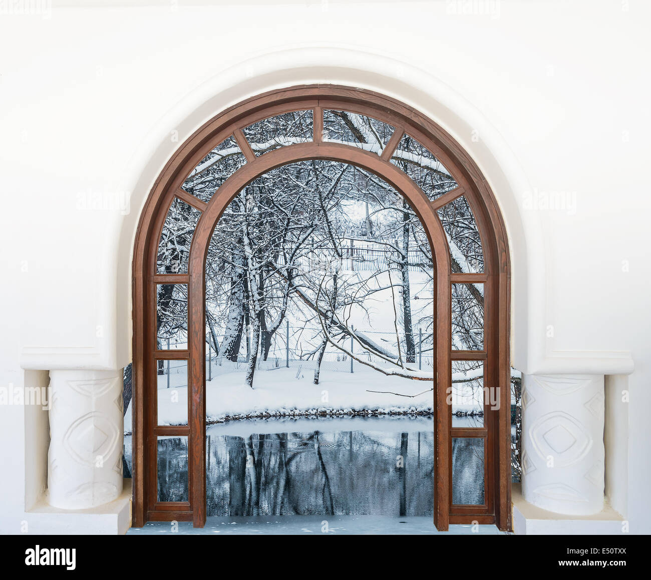 open door and a winter forest Stock Photo - Alamy