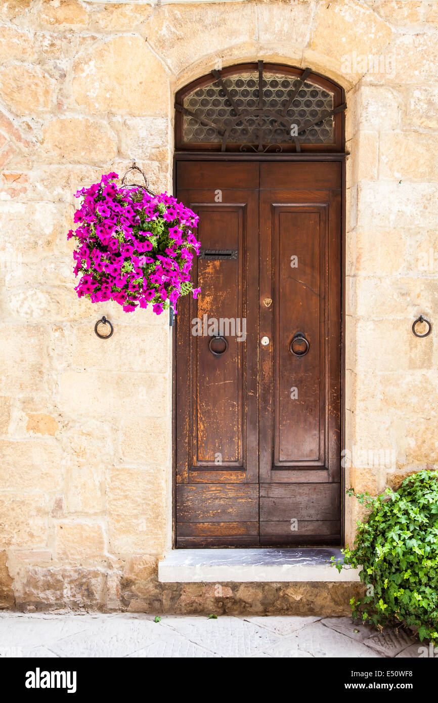 Tuscan door hi-res stock photography and images - Alamy