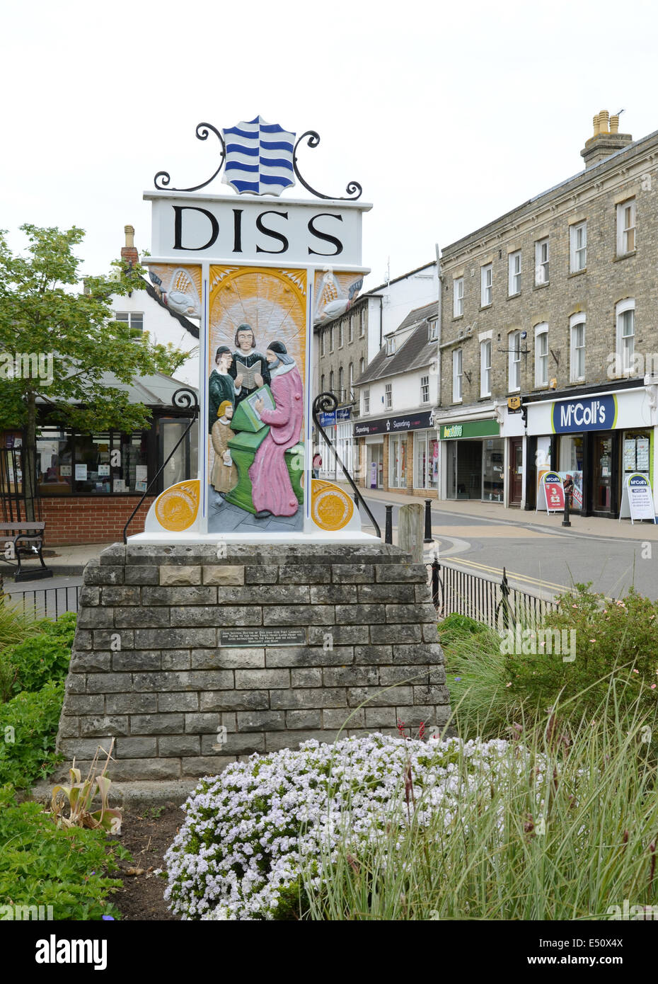 Diss town sign hi-res stock photography and images - Alamy