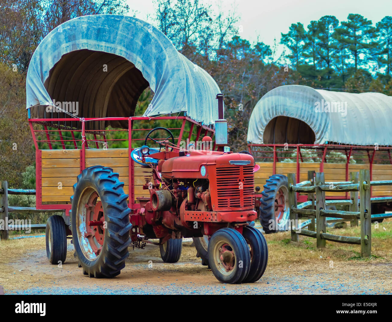 hay rides trailer Stock Photo - Alamy