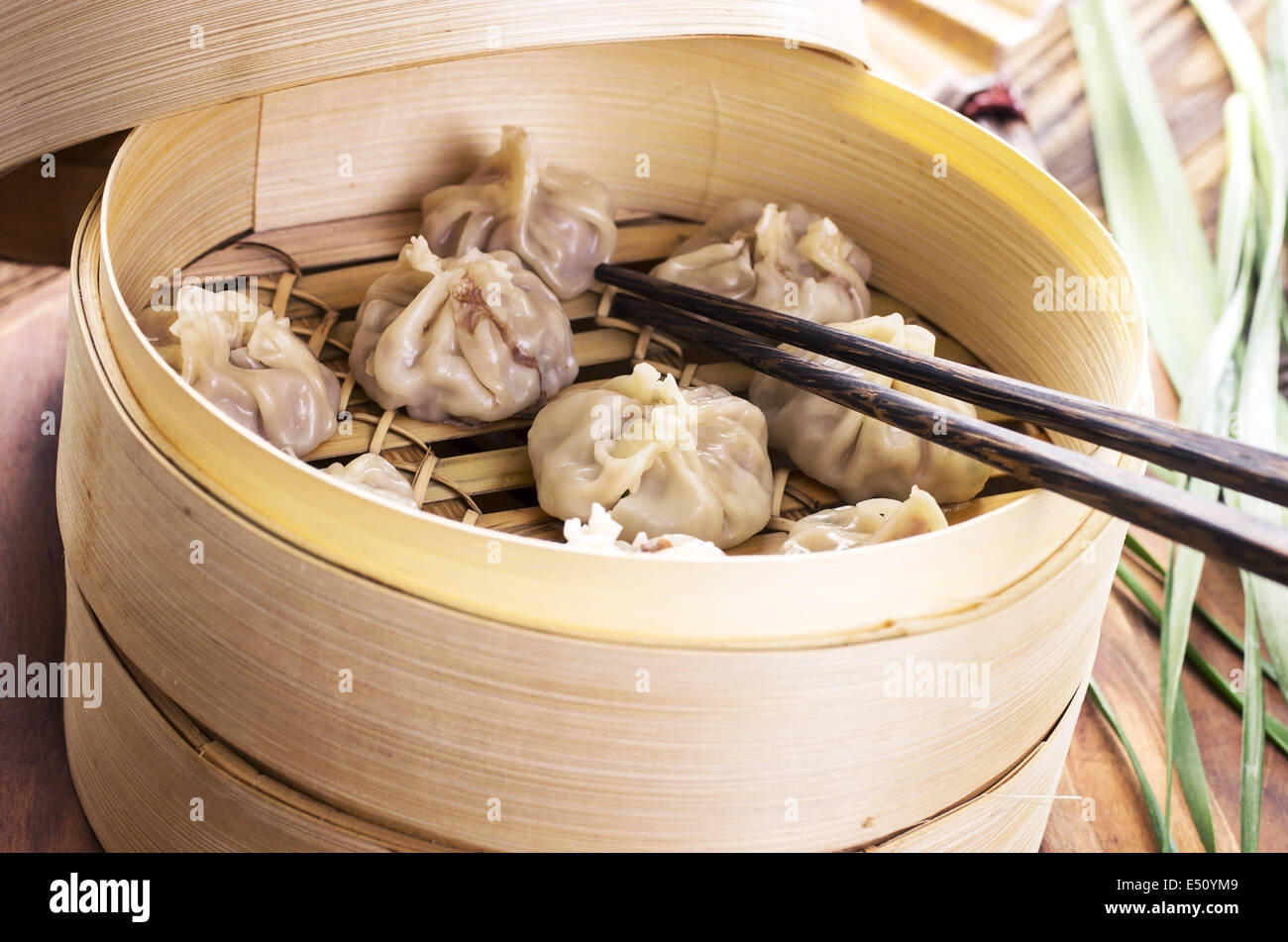 Steamed korean dumpling hi-res stock photography and images - Alamy