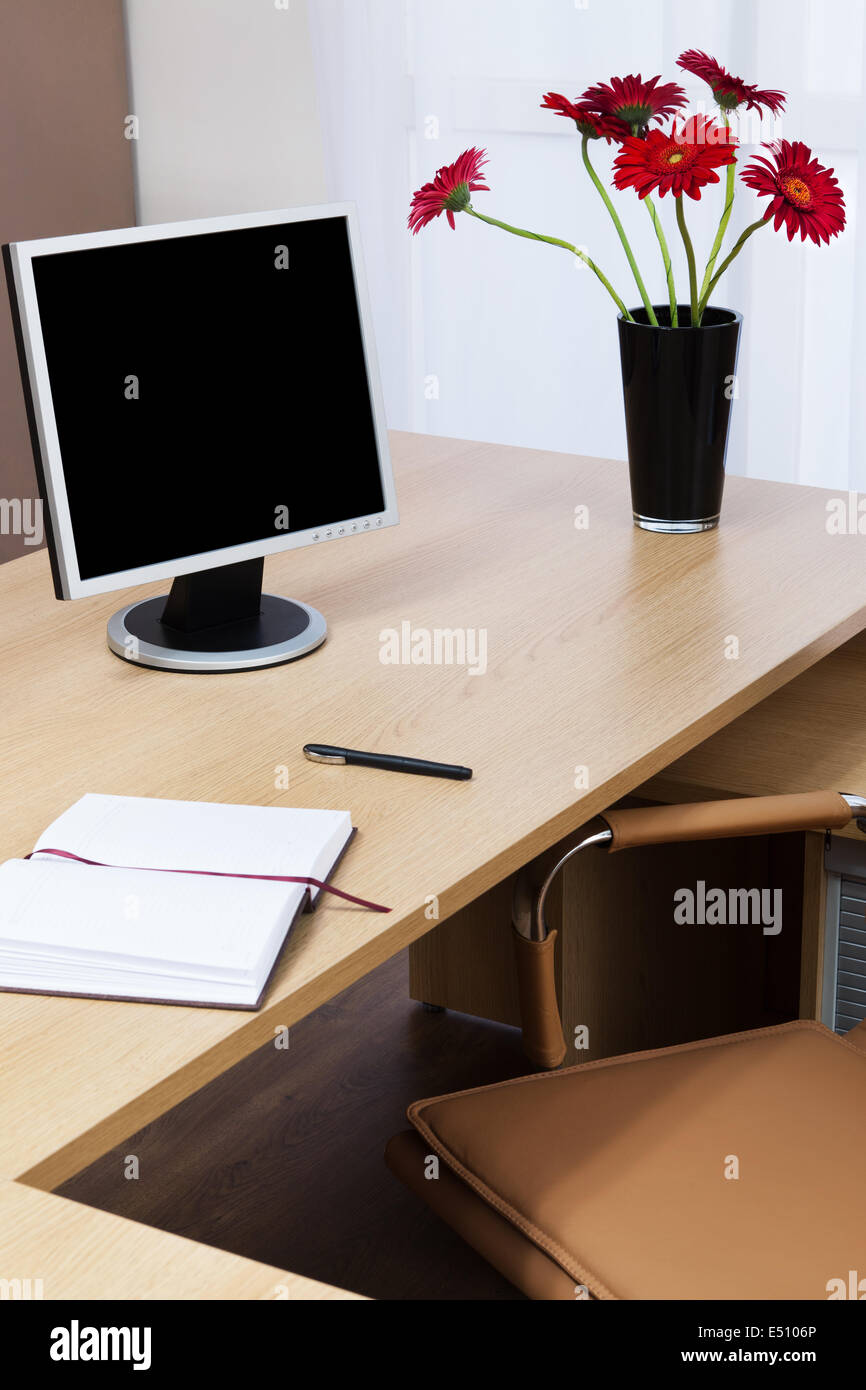 monitor on a desk Stock Photo - Alamy