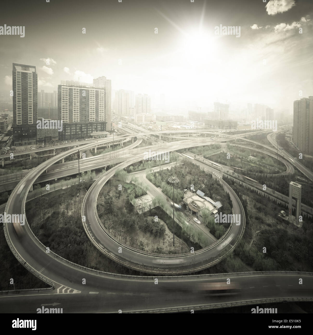 Cloverleaf interchange hi-res stock photography and images - Alamy