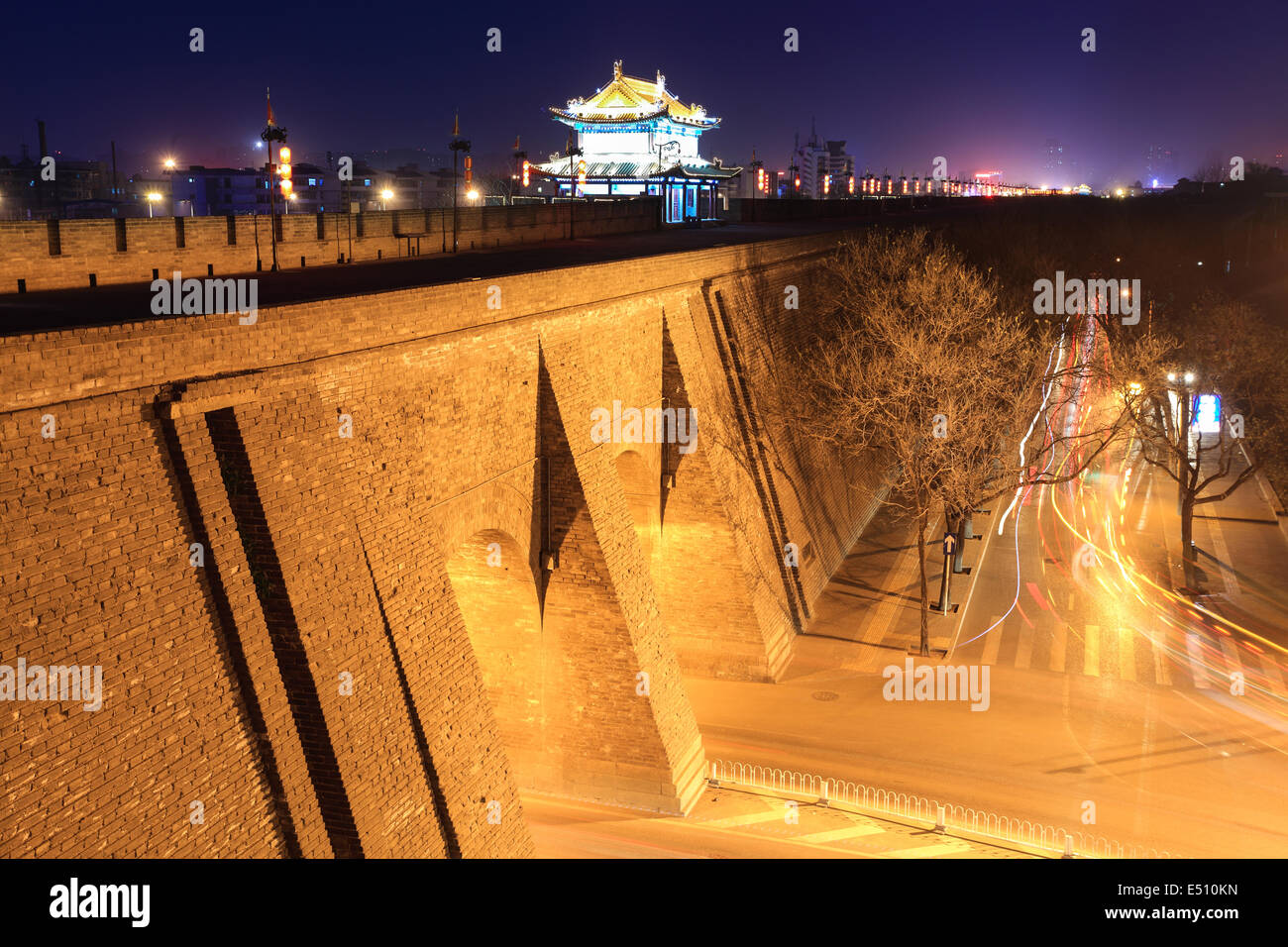 Xian at night hi-res stock photography and images - Alamy