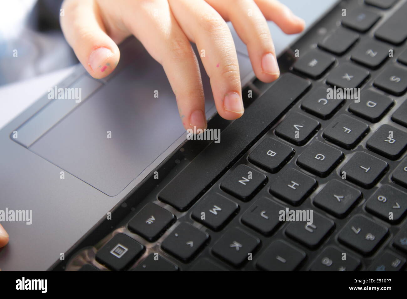 Hand typing hi-res stock photography and images - Alamy