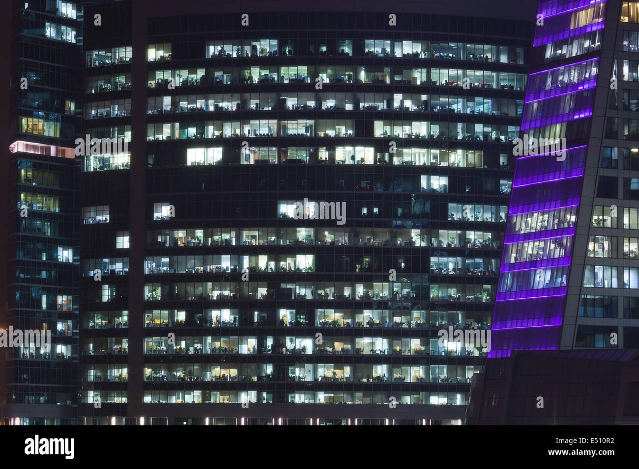 Night skyscrapers hi-res stock photography and images - Alamy