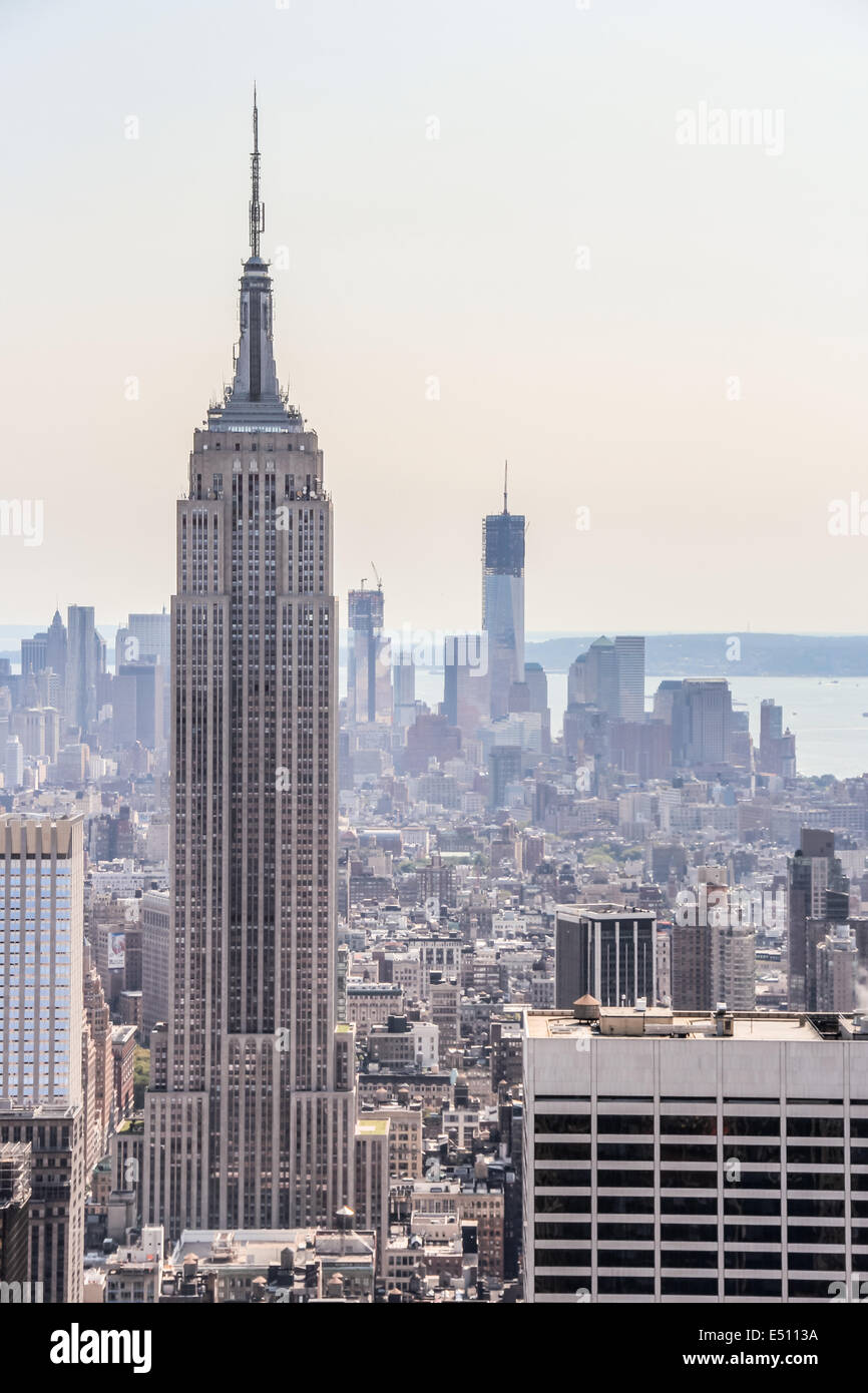 The empire state building construction hi-res stock photography and ...