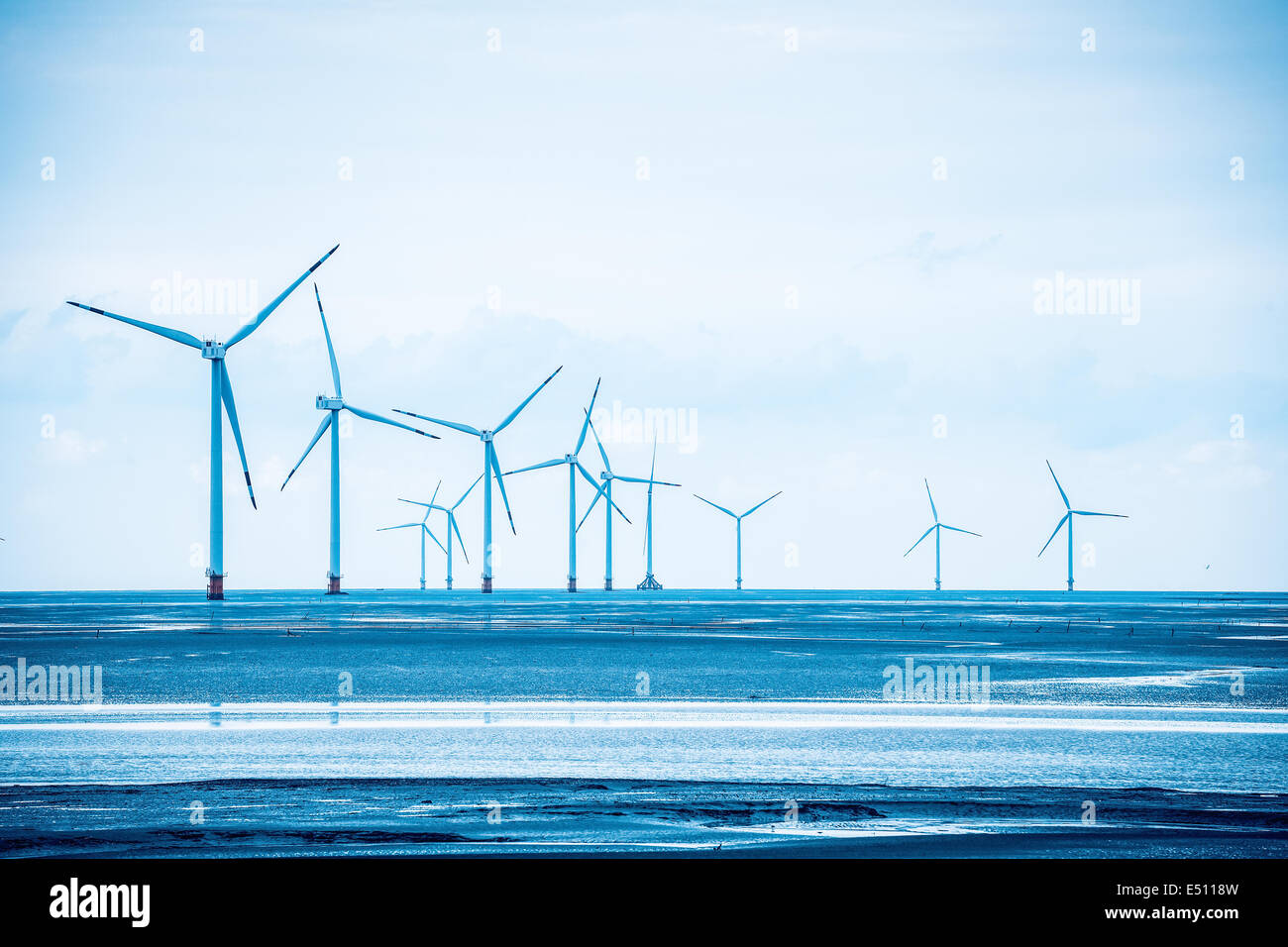 Wind farm generating clean hi-res stock photography and images - Alamy