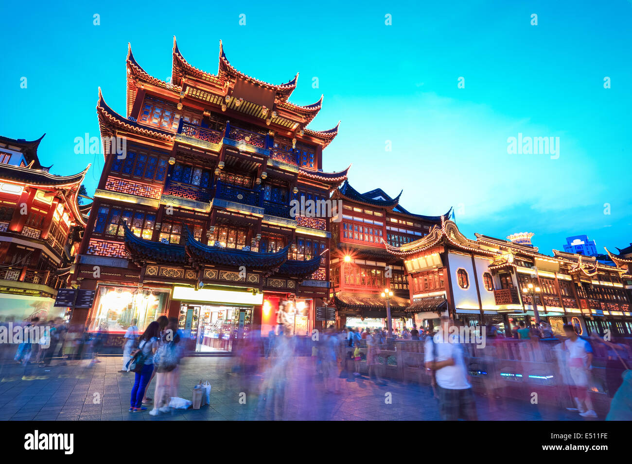 Shanghai night market hi-res stock photography and images - Alamy