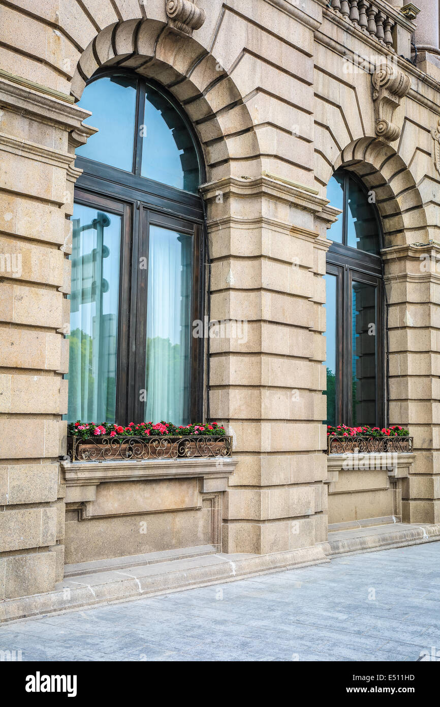 Window old ancient building hi-res stock photography and images - Alamy