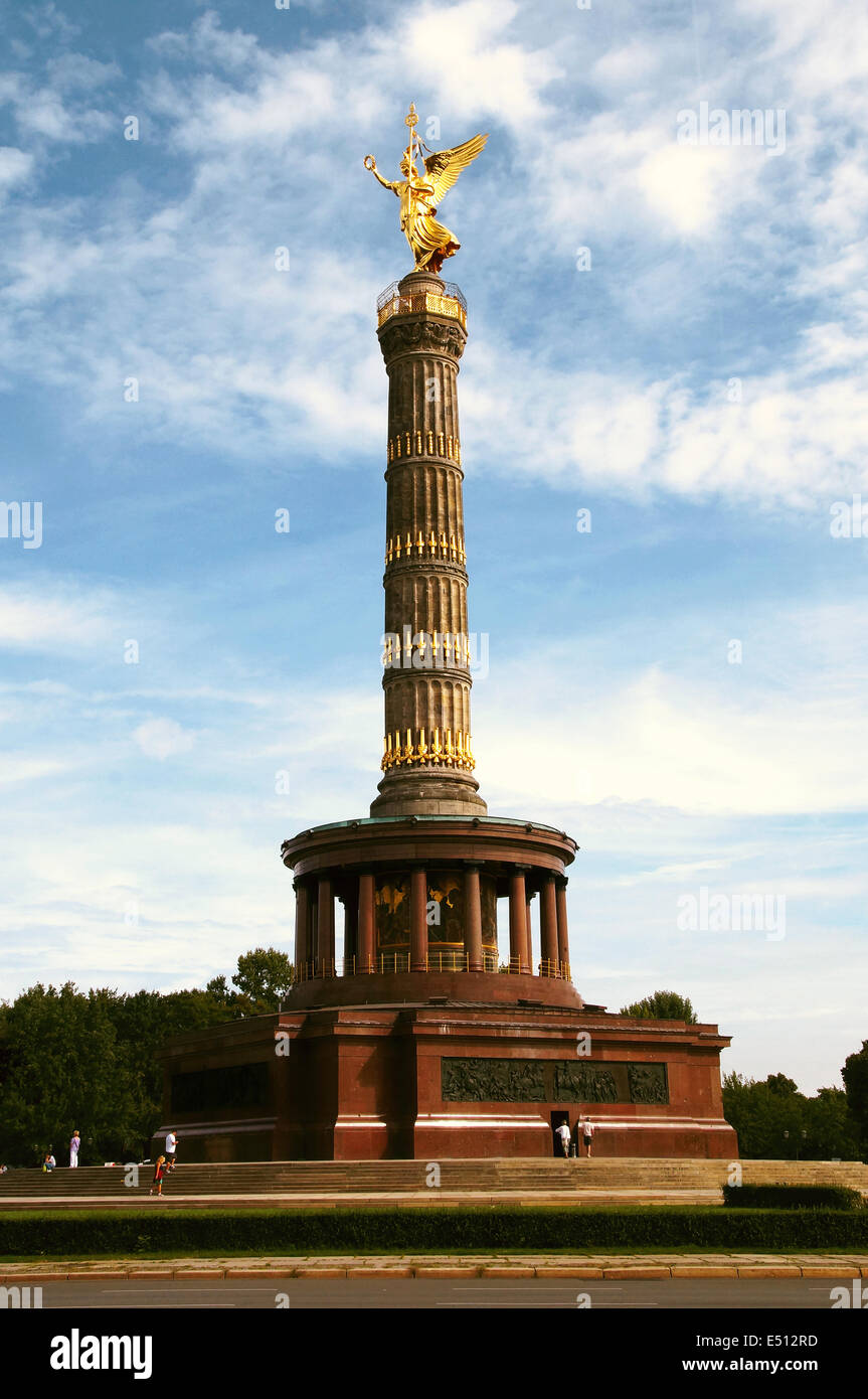 Column buildings hi-res stock photography and images - Alamy