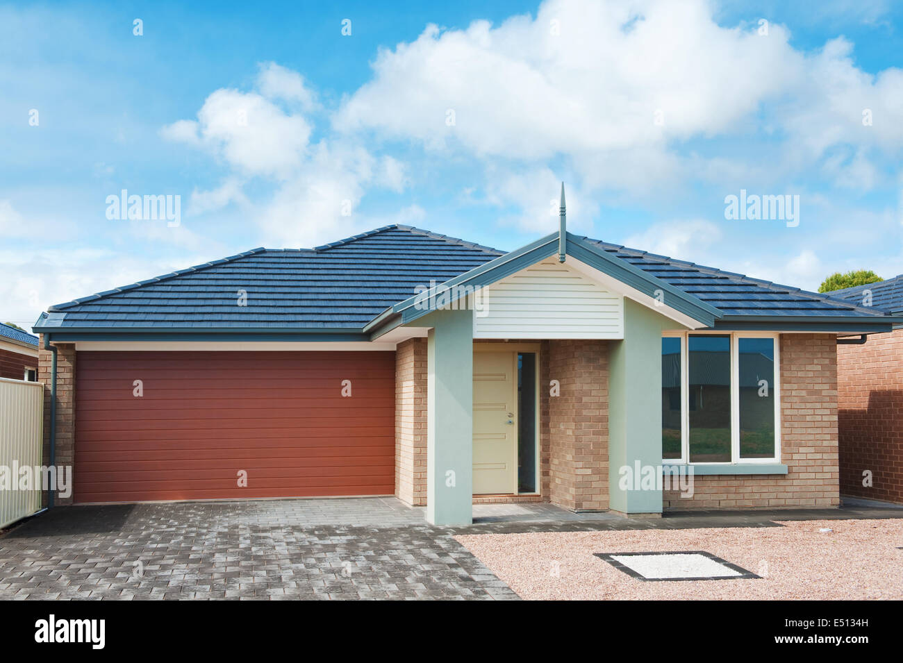 Modern Suburban House Stock Photo - Alamy
