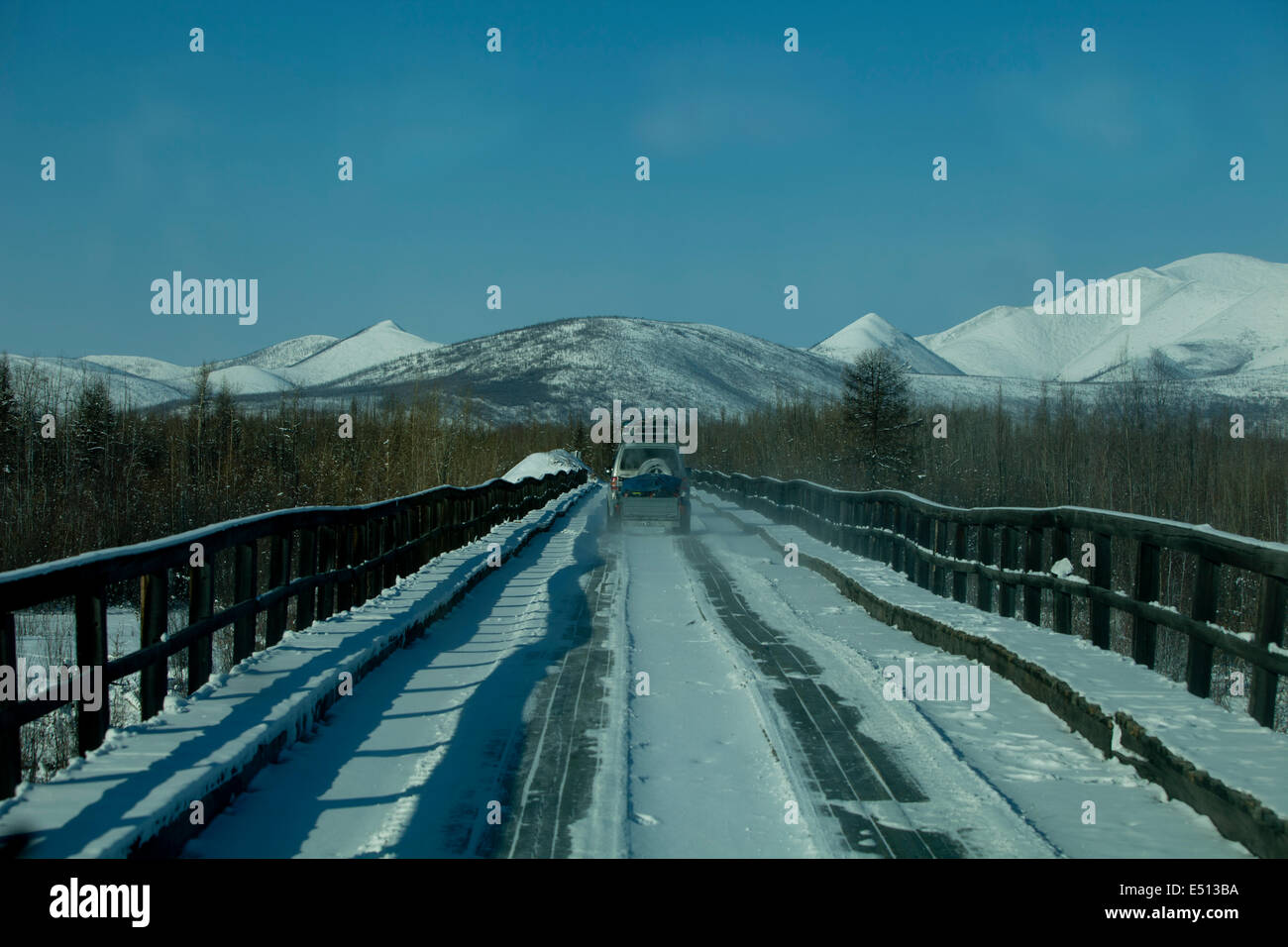 4WD expedition danger road snow desolate mountain Stock Photo - Alamy