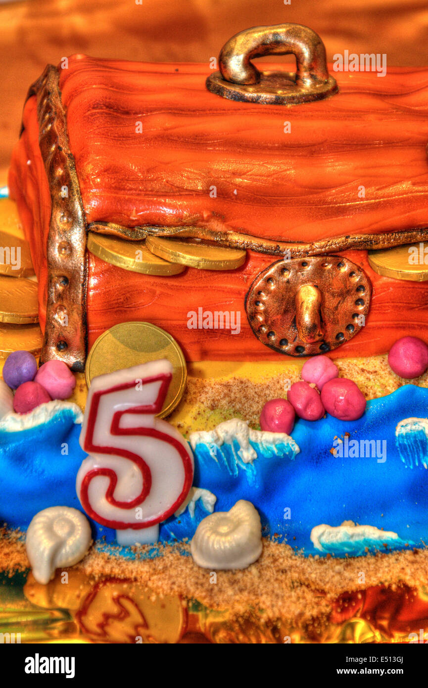 Birthday cake celebrating five years Stock Photo - Alamy