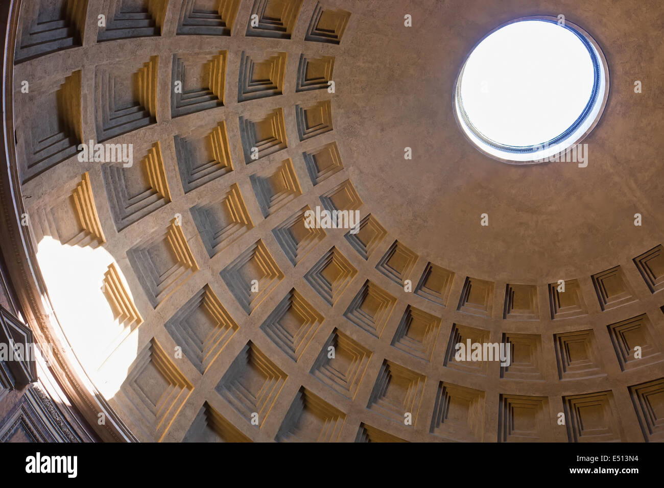 Famous pantheon ancient roman ceiling architecture in rome hi-res stock ...