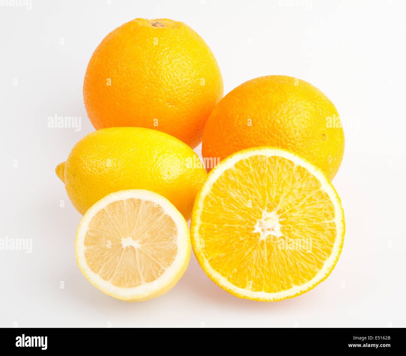 Half of lemon hi-res stock photography and images - Alamy