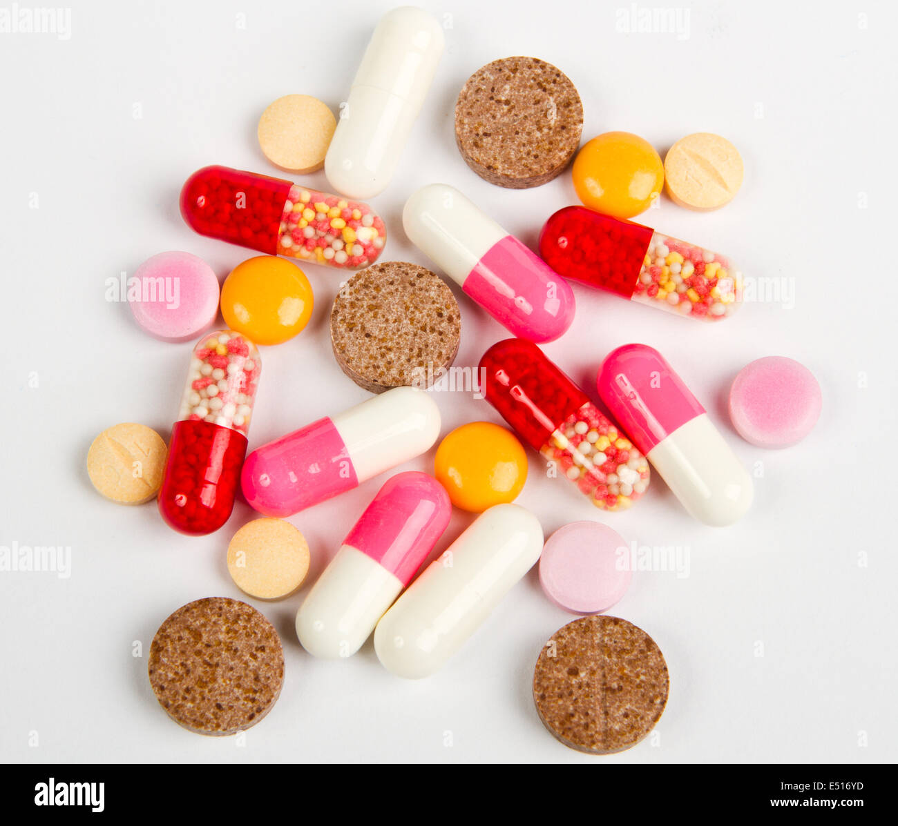 White pills close up hi-res stock photography and images - Alamy