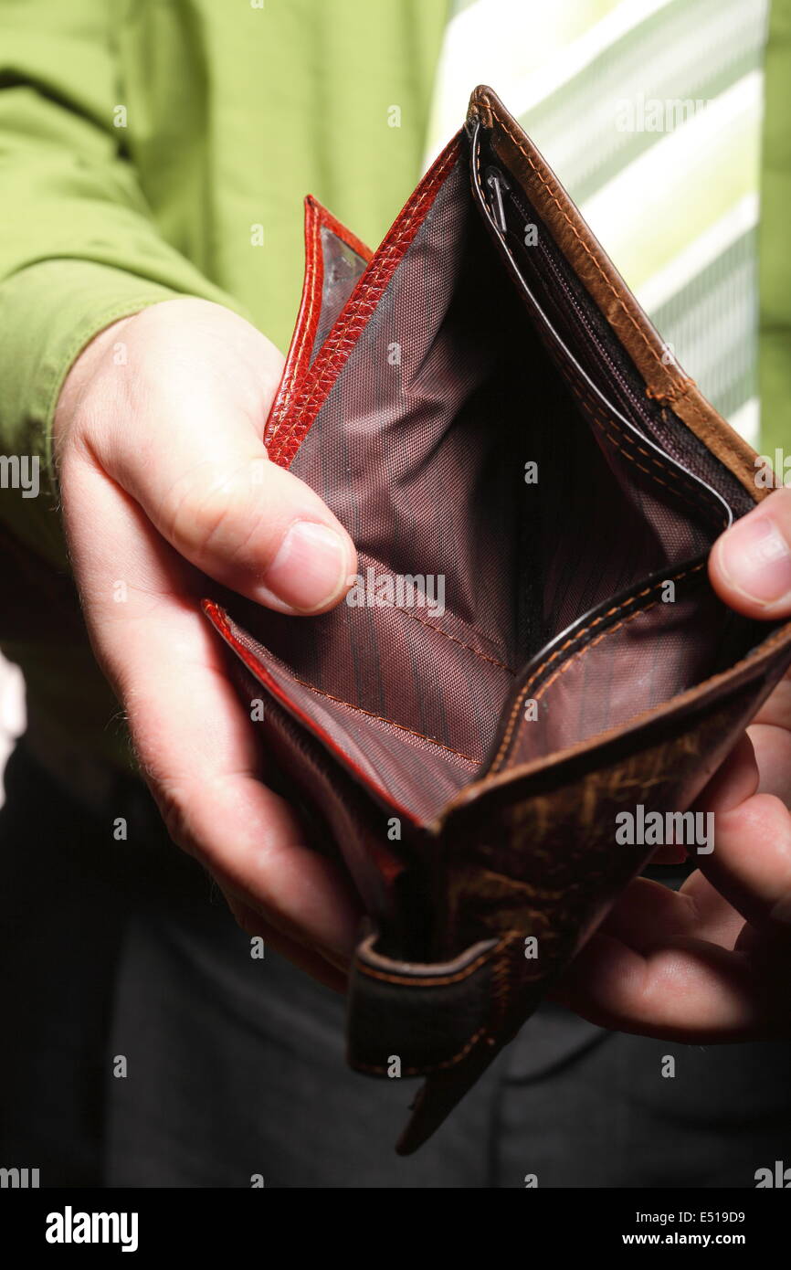 Empty wallet hands hi-res stock photography and images - Alamy