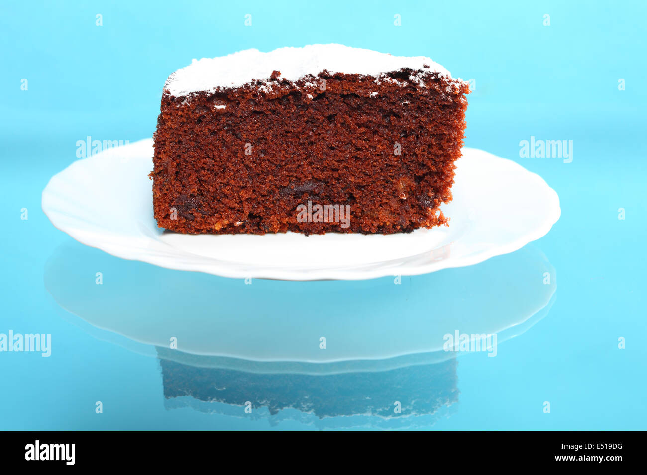 Icing sugar on cake hi-res stock photography and images - Alamy