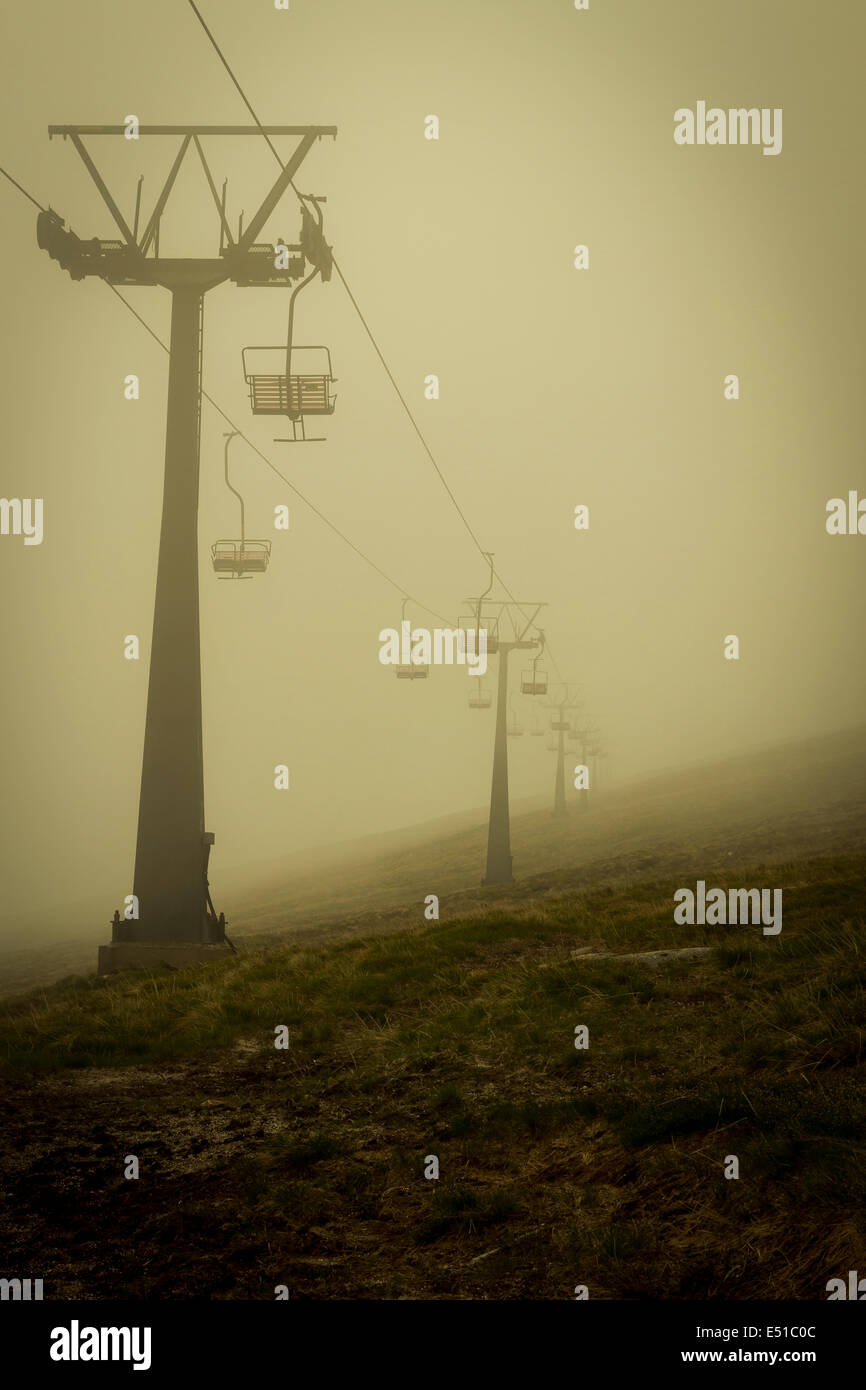Car in mist hi-res stock photography and images - Alamy