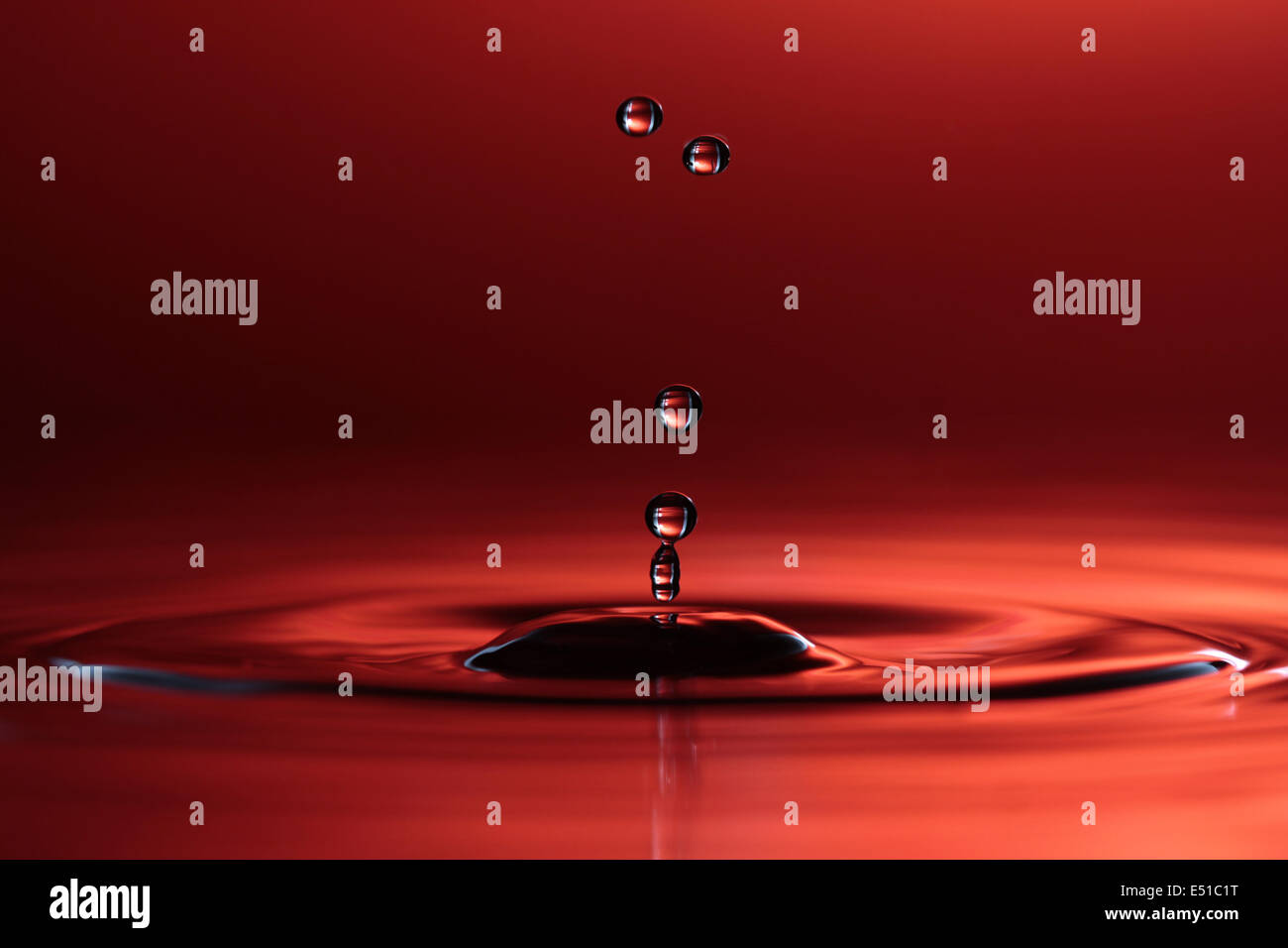 Water spike hi-res stock photography and images - Alamy