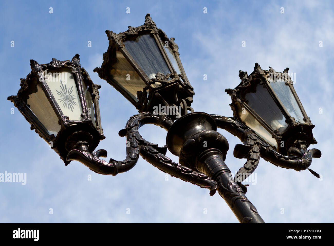 Old Fashioned Street Light Stock Photo - Alamy