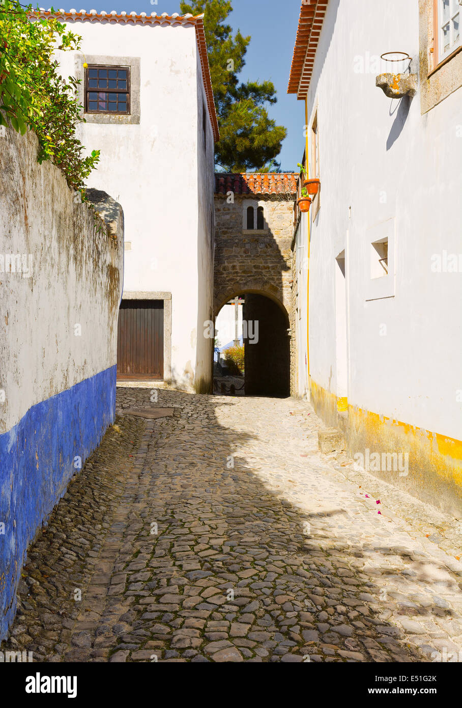 Blue door cross street hi-res stock photography and images - Alamy